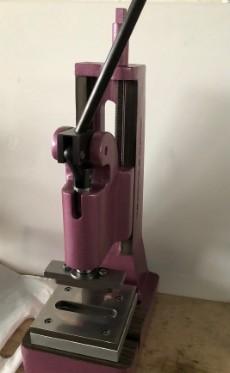 Lochstanzen und Handstanzen - NORDPRÄZISION Werkzeugfabrik GmbH